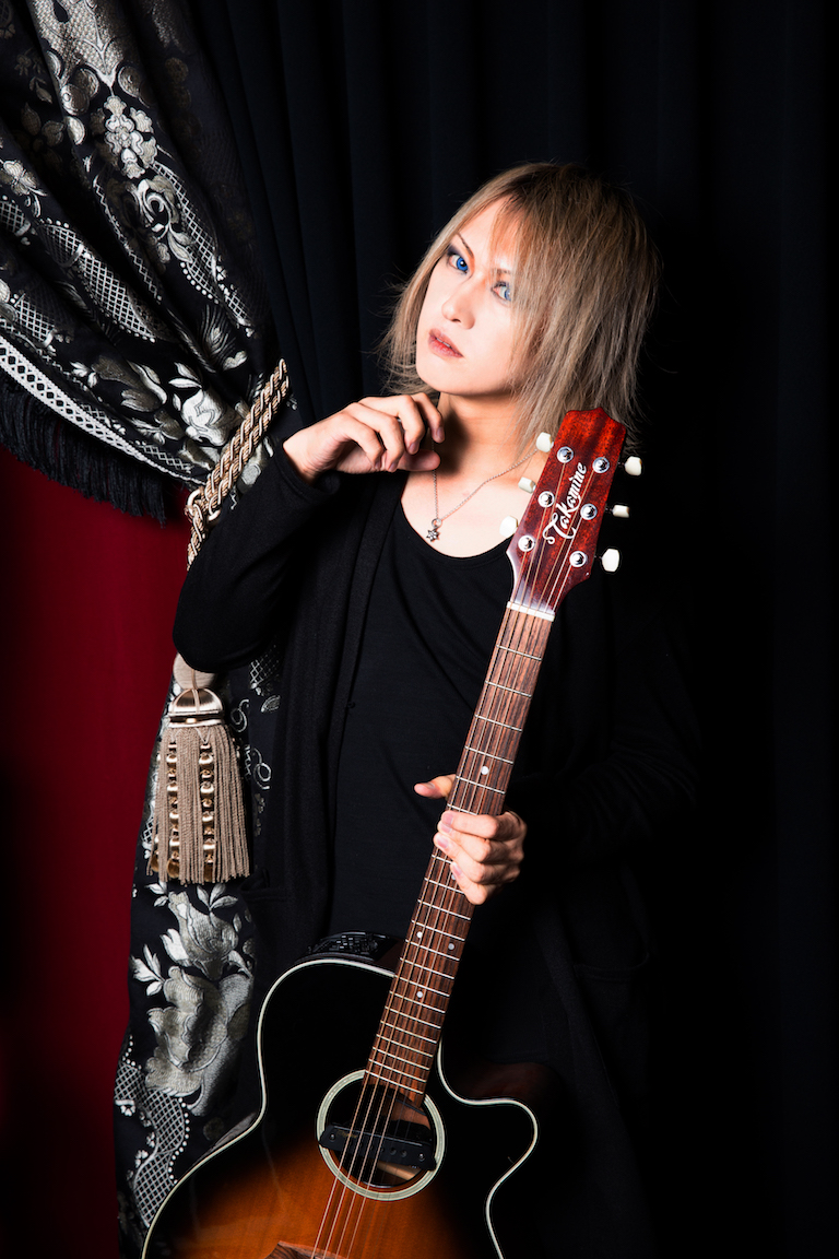 D、初のアコースティックアルバムをFC会員全員にプレゼント！ – ROCKの総合情報サイトVif